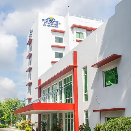 Microtel By Wyndham Up Technohub Quezon City: 3 star Hotel with a ...
