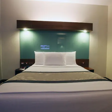 Microtel By Wyndham Up Technohub Quezon City: 3 star Hotel with a ...